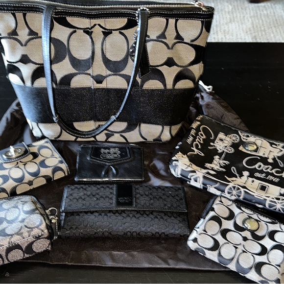 Coach | Bags | Coach Purse With Wallets Coin Purse Wristlet Inserts ...